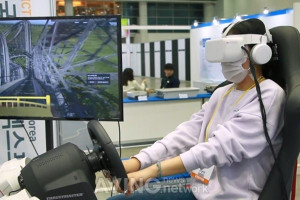 [2020 대한민국 ICT융합 엑스포 영상] 셀코스, 4K 디스플레이 장착한 4D VR EXPERIENCE MACHINE 시뮬레이터 선봬